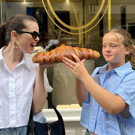 Say Bonjour To Selena Gomezs Photo Diary From Paris