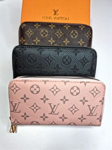 Гаманець — ціна 700 грн у каталозі Гаманці Купити аксесуари за доступною ціною на Шафі Україна