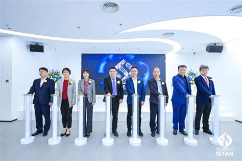 思坦半导体正式竣工 展出首款018英寸单屏全彩micro Led屏幕 艾邦arvr网