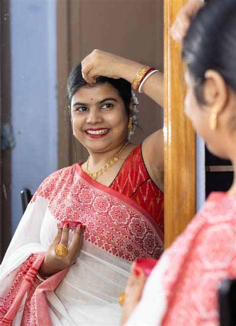 Young Indian Married Woman Stock Image Image Of Bride 238987991