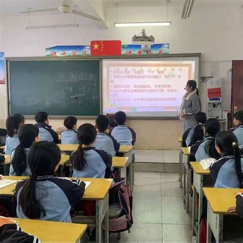 消防常演练 安全记心中 西未庄乡中心小学组织开展消防疏散演练火灾能力宣讲员