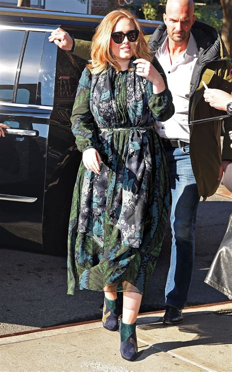 Adeles Wearing One Dress And One Dress Only In Concert This Is Its