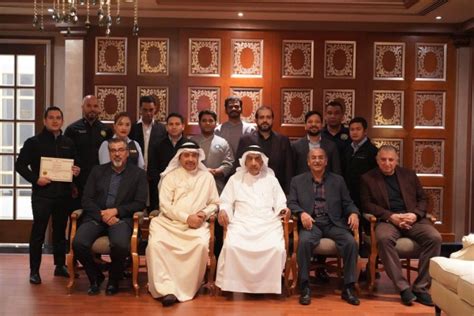 الهلال الأحمر البحريني يدرّب منتسبي نادي الخريجين صحيفة الوطن