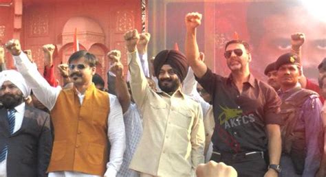 Photo 4 Akshay Kumar Sir Vivek Oberoi And Maninderjeet Singh Bitta At Peace Prayers For 2611