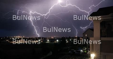 Гръмотевични бури удариха Враца Монтана и Лом