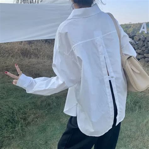 비바이미 디오스 루즈핏 백 슬릿 버튼 포인트 포켓 셔츠 위시버킷