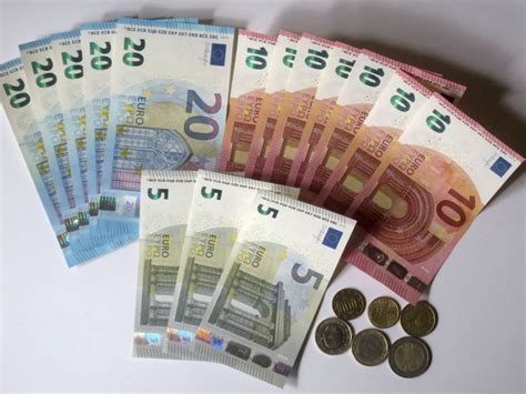 Yahoo オークション 現行ユーロ 紙幣 硬貨 スペイン 189 4ユーロ分