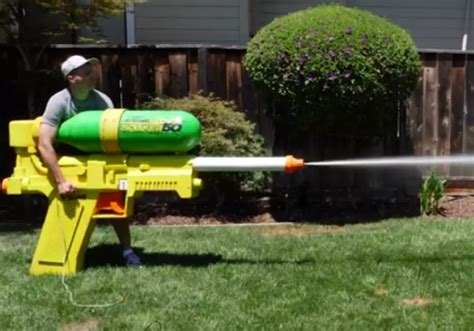 Cool Off Worlds Biggest Super Soakin Water Pistol Ever