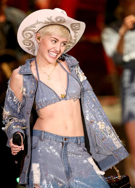 Miley Cyrus Country Outfits