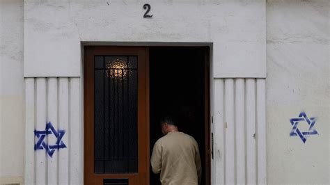 Couple Arrested For Daubing Stars Of David Across Paris Claim They Were Under Instructions From