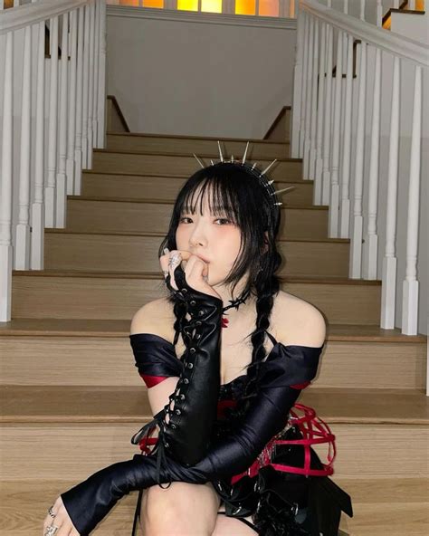 240514 Loona Artms Haseul Instagram Post In 2024 Kpop Girls Dark