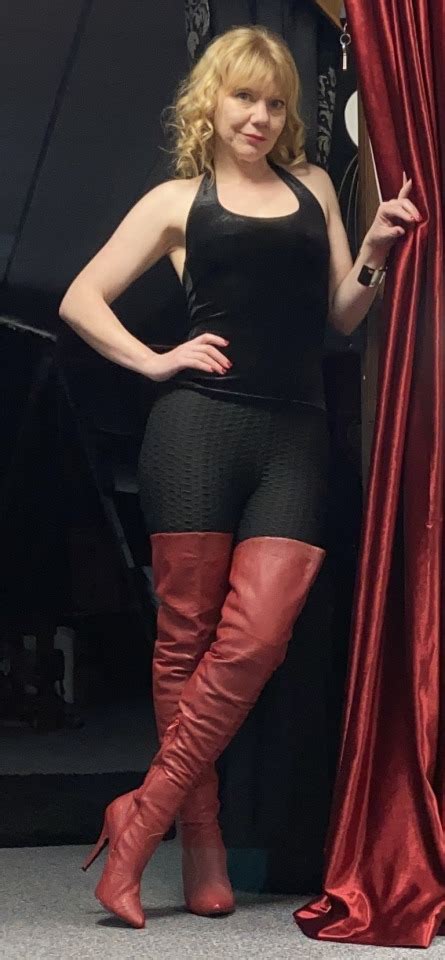 Red Booted Mistress Angelica Tumbex