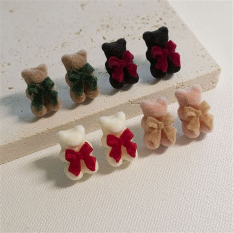 기획특가 벨벳 리본 곰돌이귀걸이 겨울 써지컬 스터드 귀안뚫는귀걸이 귀찌 에이블리