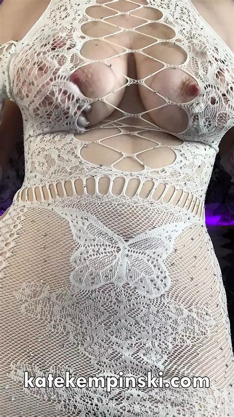 少女差点被抓到 脱衣舞被泄露 Xhamster