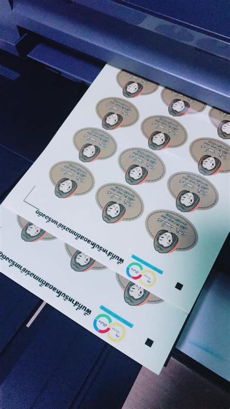 ป้ายติดถุงขนม สติ๊กเกอร์ใส พร้อมไดคัท พร้อมท์พริ้นติ้ง