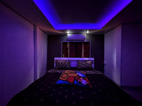 รีโนเวทห้องนอนไม้เก่า เป็นห้องนอนใหม่ที่สวยและโมเดิร์นกว่าเดิม