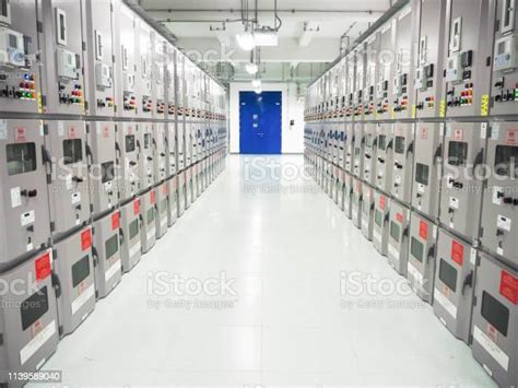 전기 배전반 발전소에 있는 산업 구역에 있는 변전소에 있는 산업 전기 스위치 패널 전기 연료 및 전력 생산에 대한 스톡 사진 및 기타 이미지 전기 연료 및 전력 생산