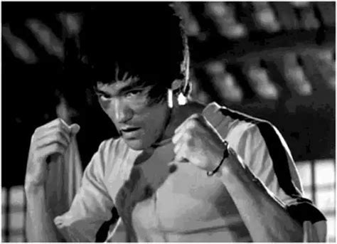 李小龙死在她的床上