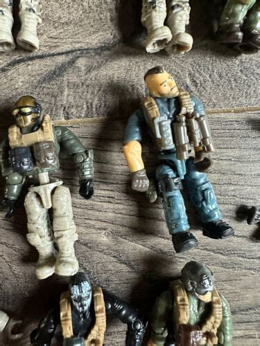 Mega Construx Bloks Call Of Duty Lot Soldiers 12 Mini Figures 3 Weapons