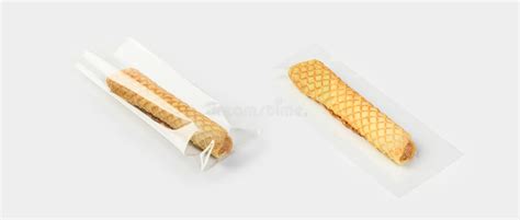 Postre Paja Dulce Con Leche Condensada Sobre Fondo Blanco Foto De Archivo Imagen De Suave