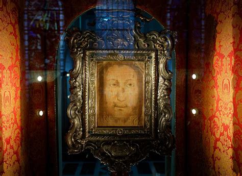 Could The Veil Of Manoppello Be The Face Of Jesus The Catholic Weekly