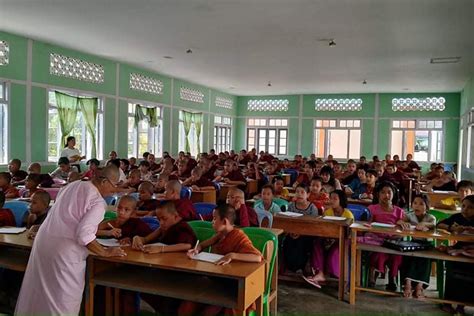 သီပေါမြို့နယ် ရေဟော်ကျောင်းတိုက်ဘုန်းတော်ကြီးသင်ပညာရေးကျောင်းတွင်ယဉ်က