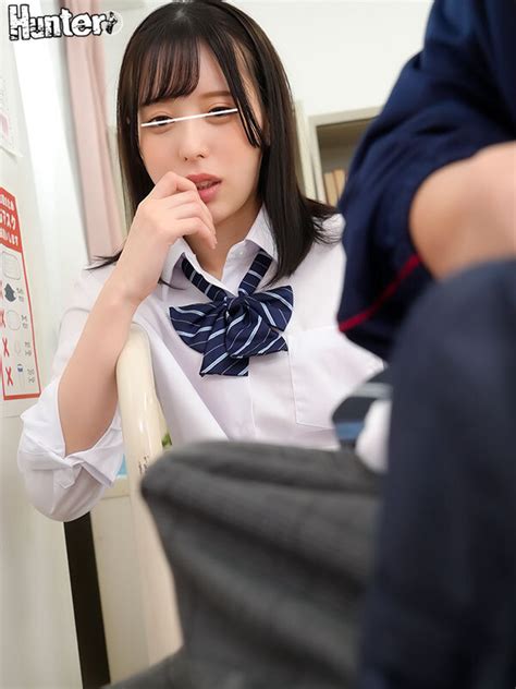 保健室登校のボクが保健室で女子と2人きり保健室のベッドで無警戒にパンチラや胸チラする女子に日々悶々勉強どころではありませんそんなの