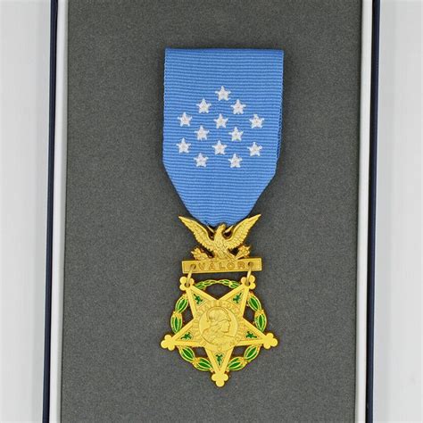 Cased Us Usa Ww12 Order Army Medal Of Honor 1904 1944 Moh Replica Me