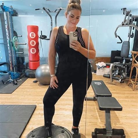 Кто такая «девушка в красном из «Матрицы и как она сейчас выглядит