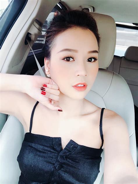 Ảnh Hot Girl Sam Đẹp Quyến Rũ Với Đôi Má Lúm Đồng Tiền Dễ Thương