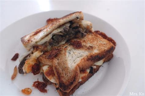 필리 치즈 스테이크 샌드위치philly Cheesesteak Sandwich