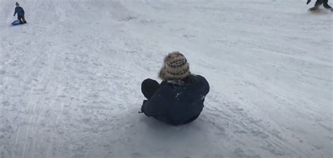 Sled Vs Toboggan Whats The Difference Sportprofy Sled Vs Toboggan Whats The Difference Sportprofy