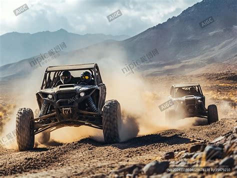 Ai创作图全地形四驱车 世界魔鬼城越野车 网红越野 全地形车越野 戈壁赛车 专业越野 越野游乐项目 场地竞技越野 戈壁越野车 越野四轮车 越野四驱车 越野俱乐部 户外越野车背景图 阿拉善英雄会