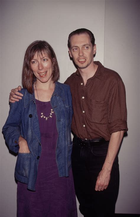 A híres színész átlagos tűzoltóként kezdte fura kinézetével hívta fel magára a figyelmet