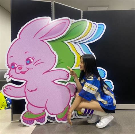 뉴진스 노래는 몰라도 뉴진스 토끼는 안다 새로운 밈으로 등극 중인 Tokki 오펀 디스커스