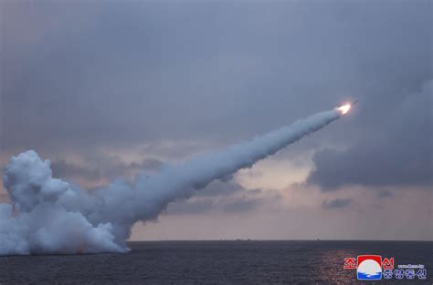 敬爱的金正恩同志指导潜射战略巡航导弹试射 图片新闻 朝鲜锦绣江山