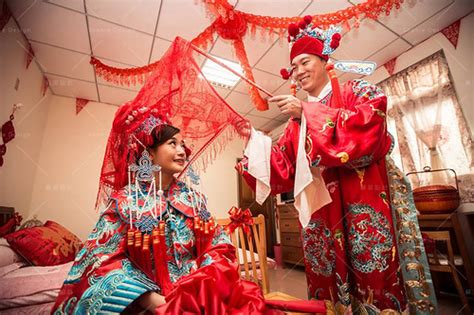 華納婚紗精品概念館 【認識中式禮服 ‧ 基礎入門篇】3種中國風婚紗禮服讓妳將東方獨有的華美精緻穿上身！