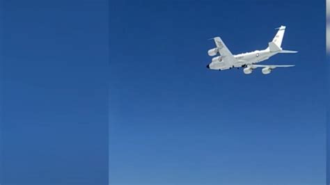 ВИДЕО Вижте кадри от прехвата на американски разузнавателен самолет над Черно море Russia