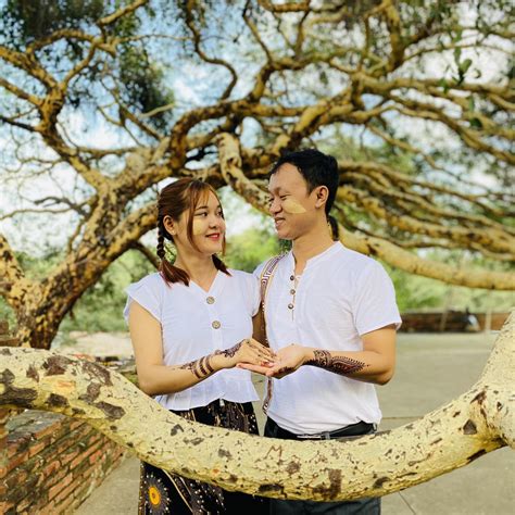 ရွှေပုဇွန် မြိတ်ဒေသထွက်လက်ဆောင်ပစ္စည်းရောင်းဝယ်ရေး