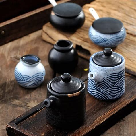 Badu Bg Керамичен буркан за подправки Солници и пиперници Дървена тава