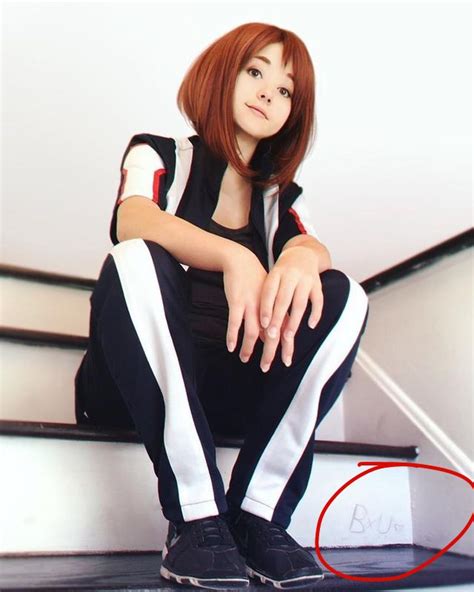 Uraraka Ochako By Keiid Imgur Cosplaystyle Cosplay Woman Cosplay