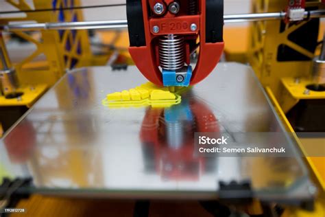 3d 프린팅 펜 필라멘트 인쇄 과정에서 3d 프린터 0명에 대한 스톡 사진 및 기타 이미지 0명 교실 기술 Istock