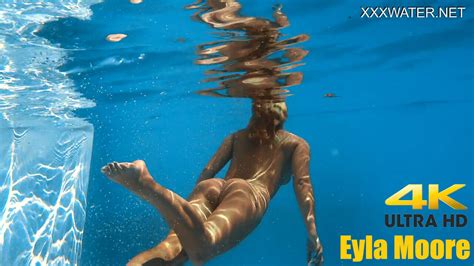 著名模特Eyla Moore在水中优雅地滑行 xHamster
