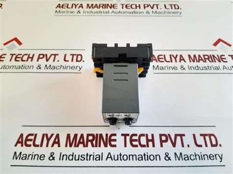 IDEC GT W A AF N ELECTRONIC TIMER WITH BASE Aeliya Marine