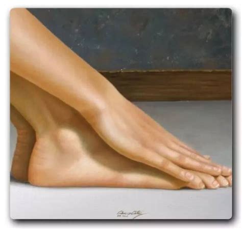 裸体，是画的。 爱妻自媒体