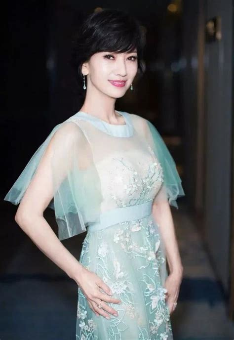 「凍齡女神」都是騙人的，64歲趙雅芝素顏出鏡，還是老了！ 每日頭條