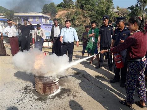 သံတောင်ကြီးမြို့၌ မီးဘေးကြိုတင်ကာကွယ်ရေး အသိပညာပေး လက်တွေ့မီးငြှိမ်းသတ်ခြင်း သရုပ်ပ