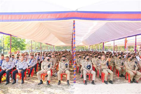 សម្តេចក្រឡាហោម ស ខេង អញ្ជើញជាអធិបតីដ៏ខ្ពង់ខ្ពស់ក្នុងពិធីប្រគល់