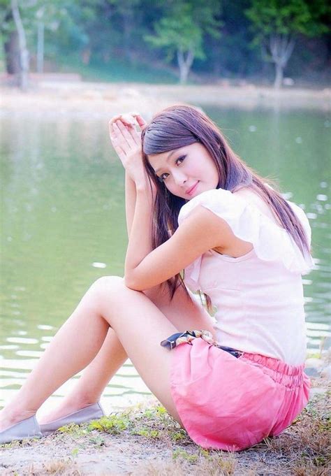 大學校花戶外甜美迷人 每日頭條