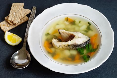 Уха из речной рыбы простой и вкусный рецепт как приготовить пошагово